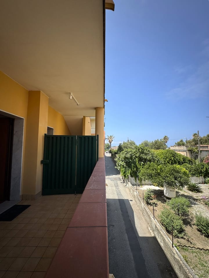 Three-room Apartment With Balcony Near The Sea - Falerna