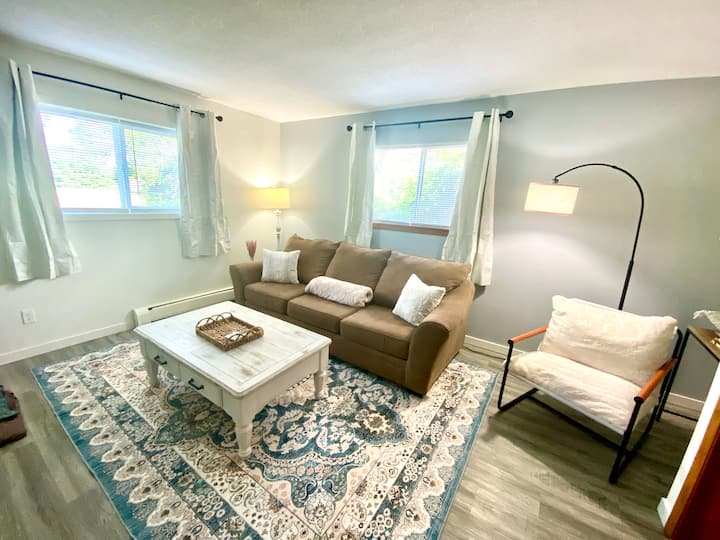 Downtown Apartment - Cedar Rapids, IA