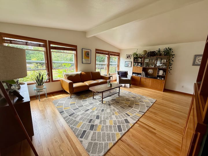 World Cup Basecamp Near Seattle - Des Moines, WA