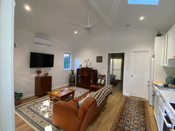 Coral Tree Cottage - Central Coast
