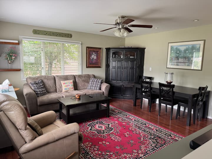 The Comfort Spot - Inside & Out - Lincolnshire, IL