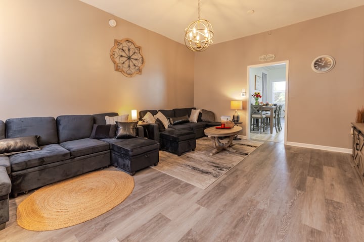 Mt Washington Brick | King Bed | Parking | Firepit - Pittsburgh