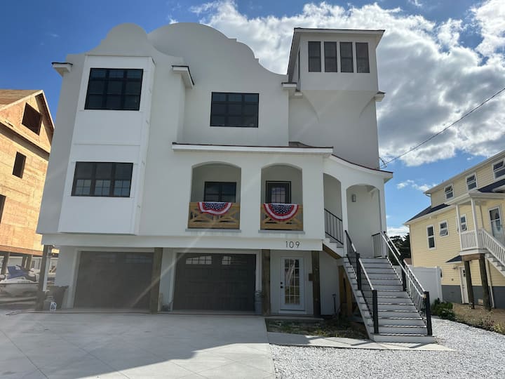 Pelican Island Compound - Lavallette, NJ