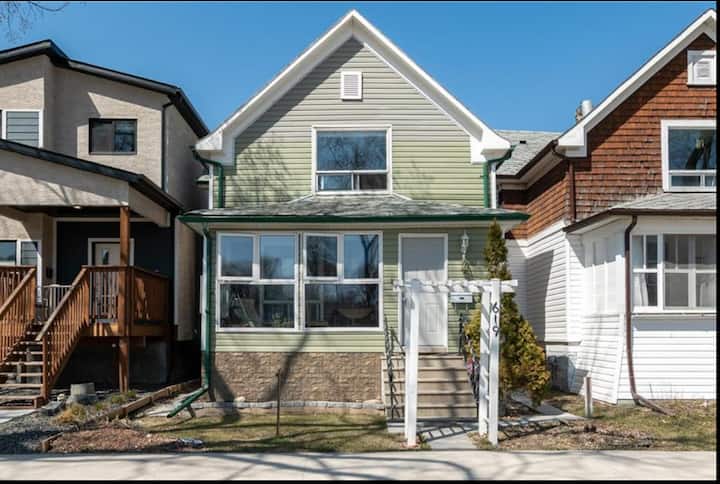 St. Thérèse’s Nest. - Winnipeg