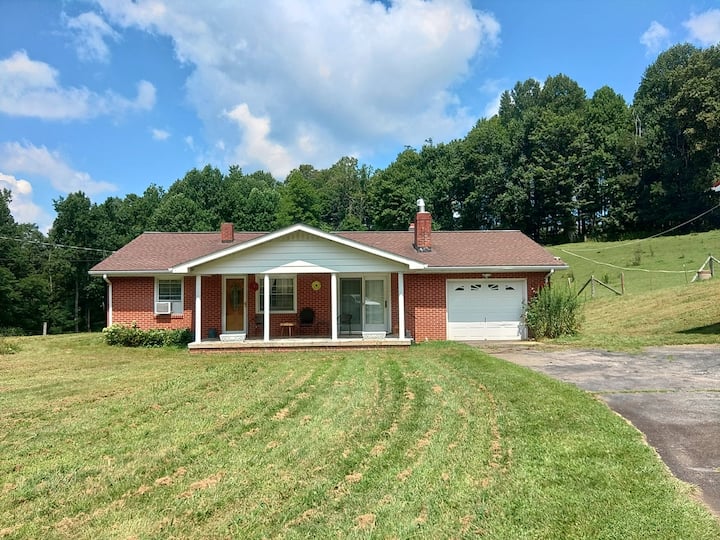 Blevins Branch Hideaway - Roan Mountain