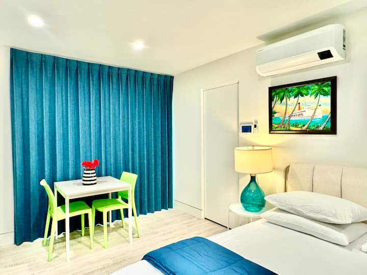 The Surf! Amazing Beach Location - Seal Beach, CA