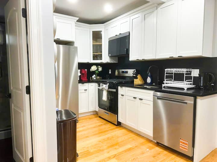 85b4 Brand New 3br/walk To Transit, Near Boston - Quincy, MA