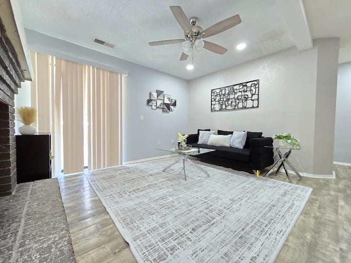 Frost Fort Jackson Retreat-modern 2br Military Sty - Columbia, SC