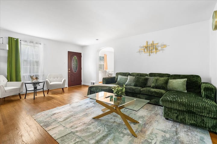 Prime Location Near Dc - Falls Church, VA