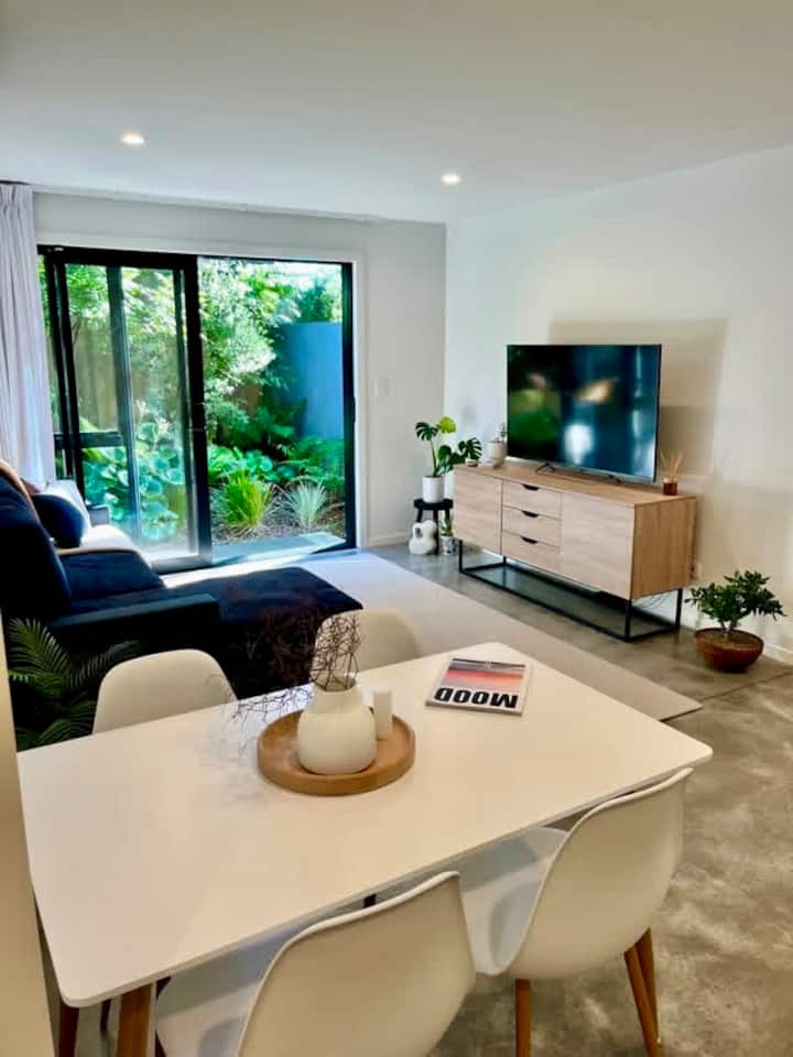 Studio On Strandon - New Plymouth