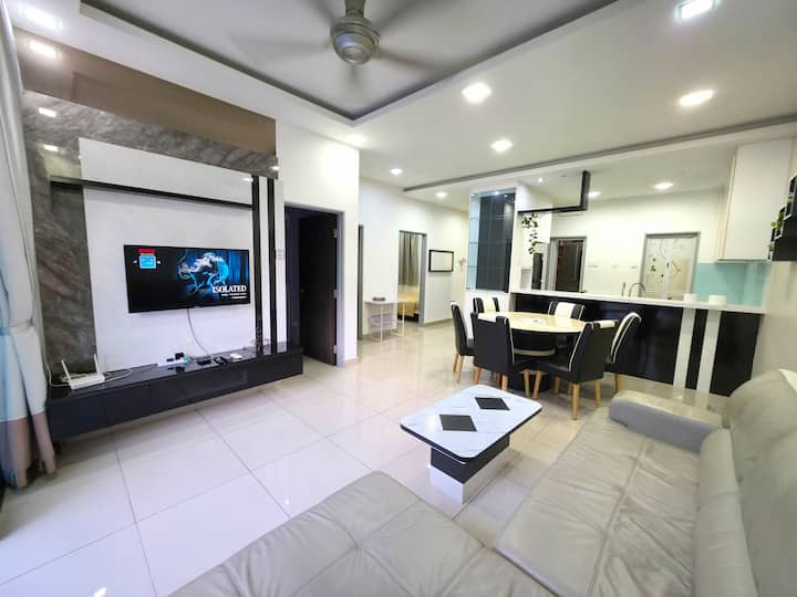 Palazio Delight Family 3br Balcony Free Netflix - Johor Bahru