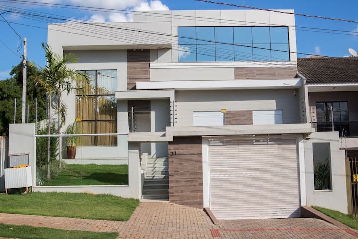 Triplex Com Ampla Privacidade. - Cascavel