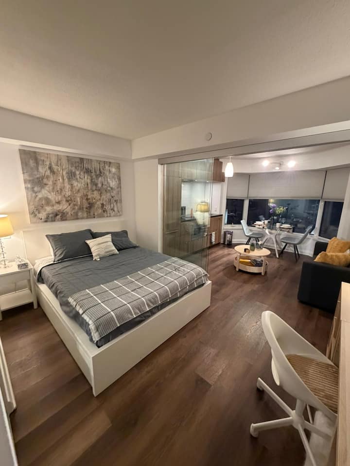 Yorkville Luxury Suite - Toronto