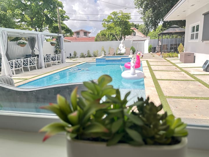 Patio-privado Piscina, Jacuzzi Y Asador Y Un Apt. - Miami, FL