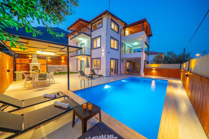 Villa 3 Denize Yakın Havuzlu Villa - Kaş