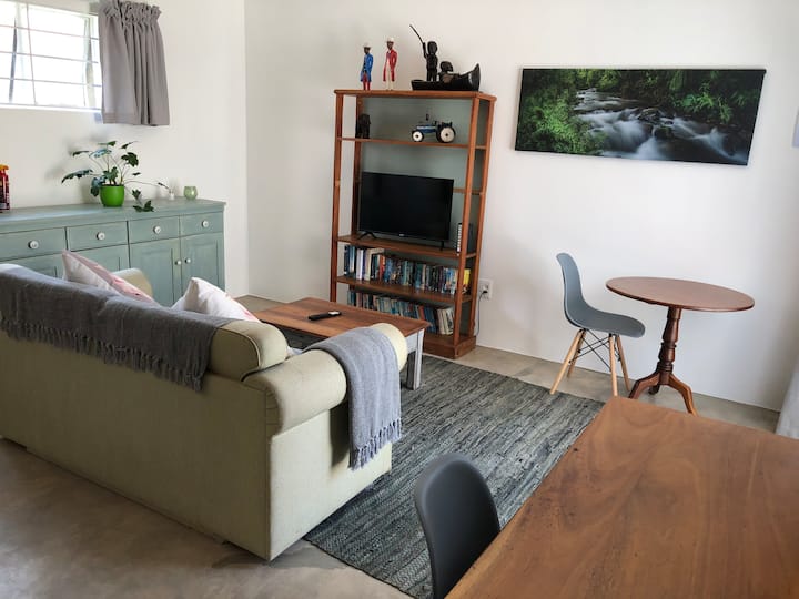 Ihlathi Cottage, Cozy And Well Equipped - Randburg