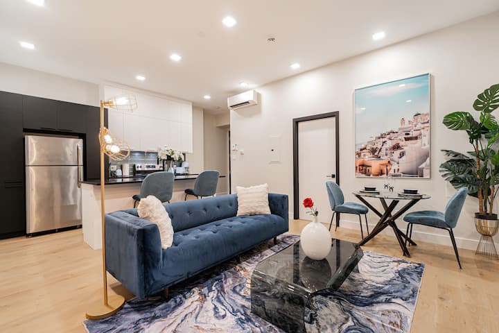 Blue Heaven – Luxury 1br + Indoor Parking - Montreal