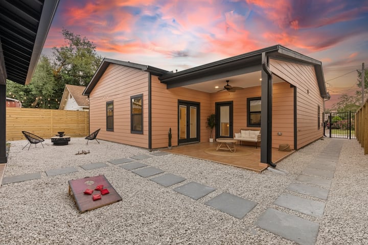 Desert Rose Dream Home-oasis Home 11 Mins Downtown - Greater Fifth Ward - Houston