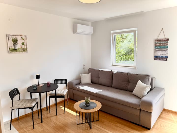 P & T Apartment Njivice - Njivice