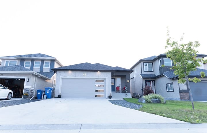 5br Luxury Oakview Estate Suite By Guest Expertise - Winnipeg