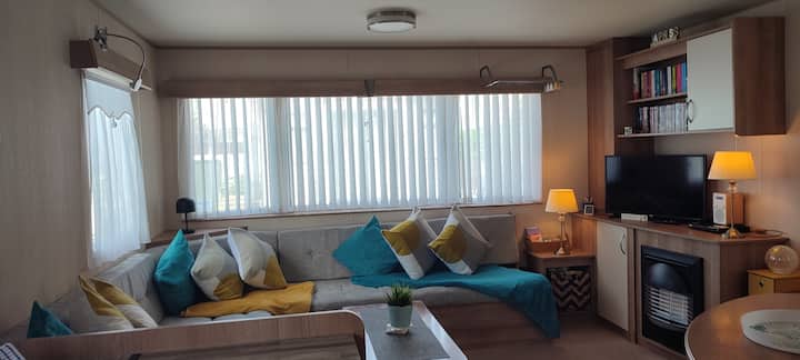 Helen's Lido Beach Caravan Retreat By The Sea - Prestatyn