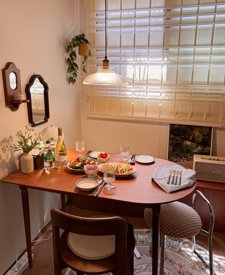 [Liu스테이]건대입구역 도보1분/2&7호선/투룸/넷플+k감성다이닝/성수.강남.이촌.명동 - Seoul