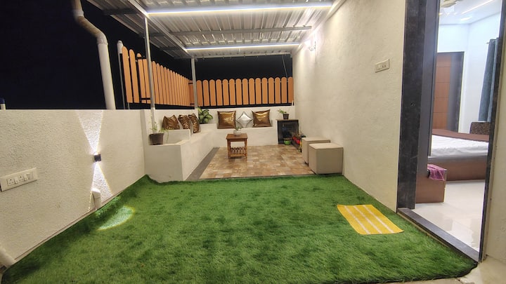 Katke's Homestay - Rooftop Terrace Studio - Solapur