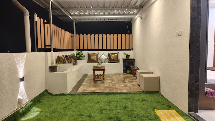 Katke's Homestay - Rooftop Terrace Studio - Solapur