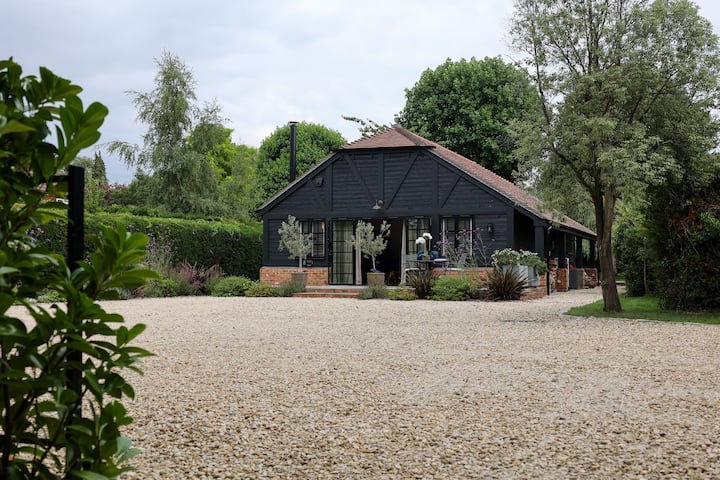 Garden Cottage - Dorking