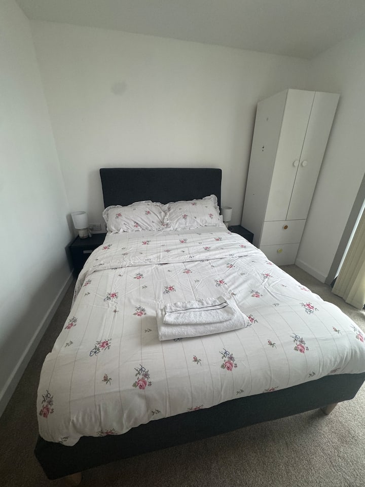 Private Room In Mk City Centre - Milton Keynes