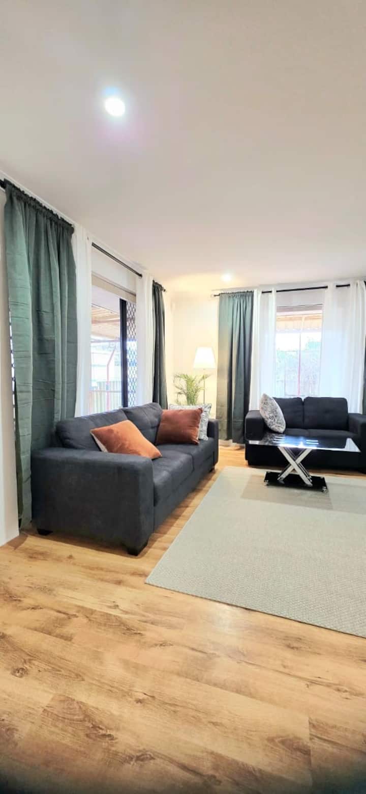 Spacious Home Near Perth Airport & City - Kalamunda