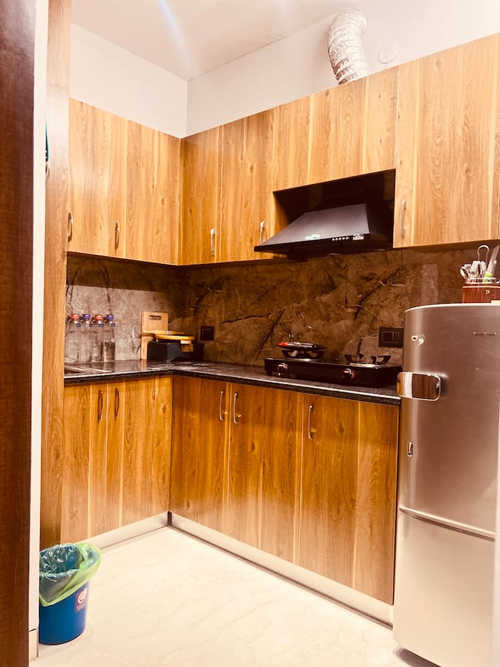 Private Studio Apartment/ Sec 43/ Wifi/ Kitchen - Gurugram
