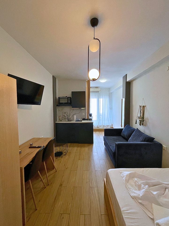 G&g Apartments | City View-suite W Balcony #701 - Salónica