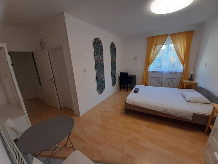 4 People Apartment - Bratislava