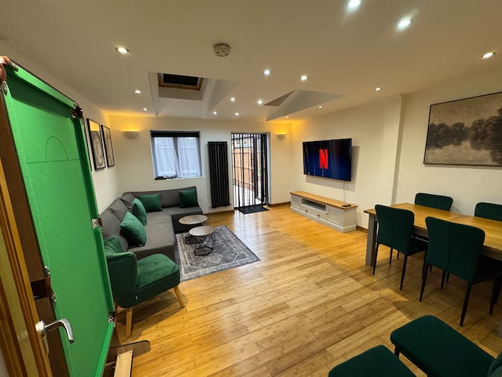 Modern | London | Sleeps 8 | Parking | By Station - Londres