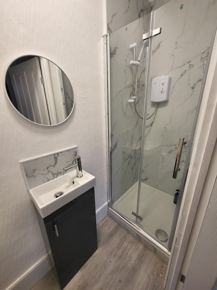 43 Deluxe London Ensuite Room 5 - Wood Green - London