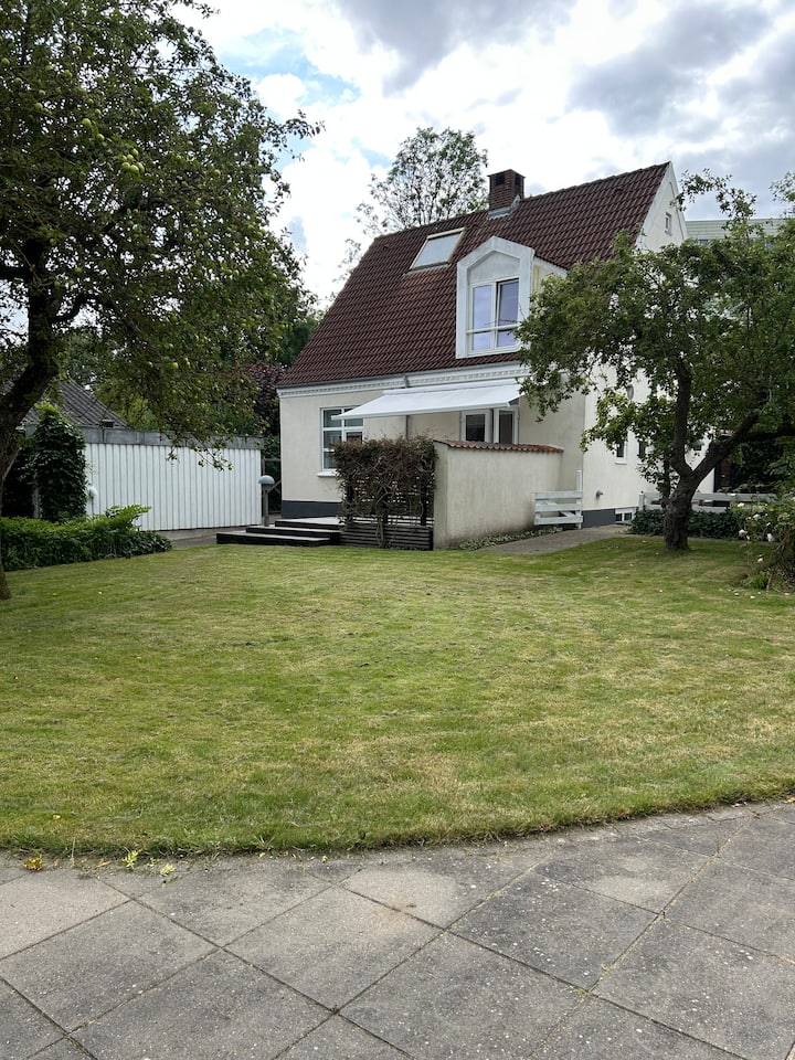 Villa I Fredelige Omgivelser. - Aarhus
