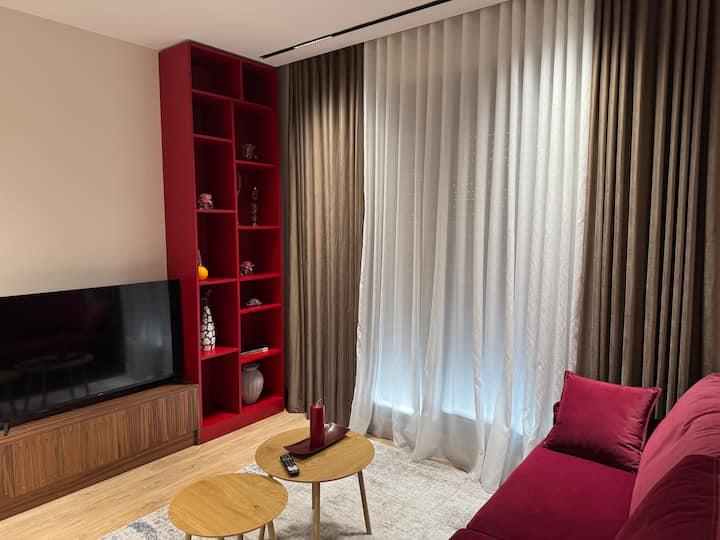 Stylish Apartment In Villa 21 | With A Shared Pool - Durrës