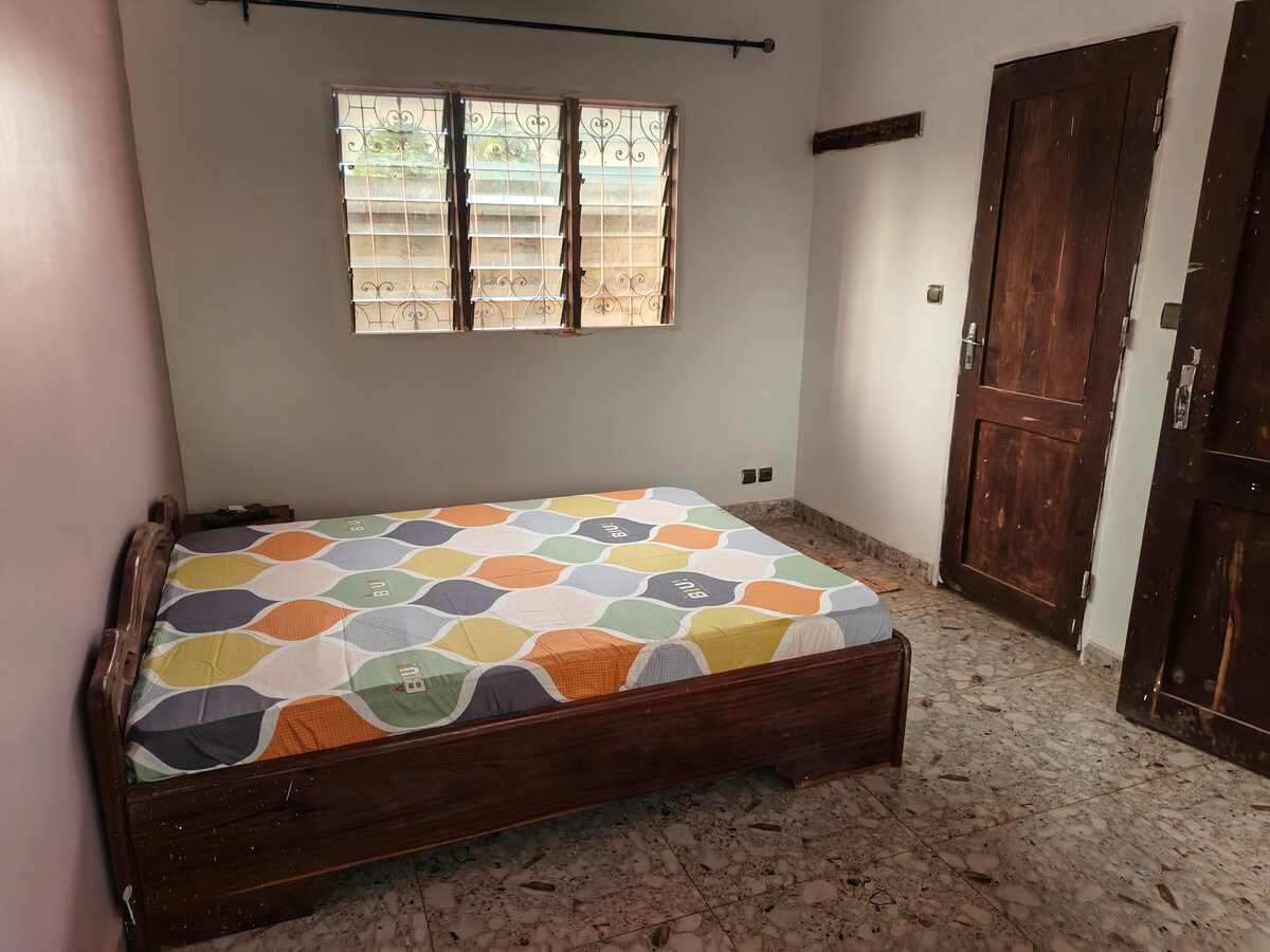 Encantadora Guest House Climatizada – Ouidah - Casas en renta en Ouidah ...