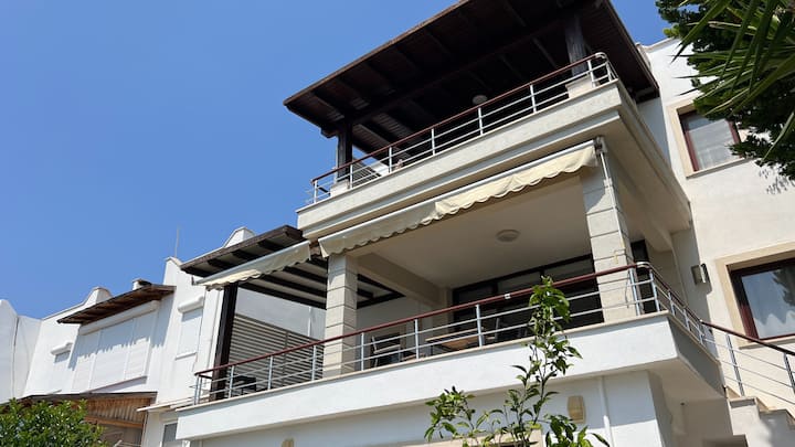 Havuzlu & Plajlı Tatil Evi - Gümüşlük
