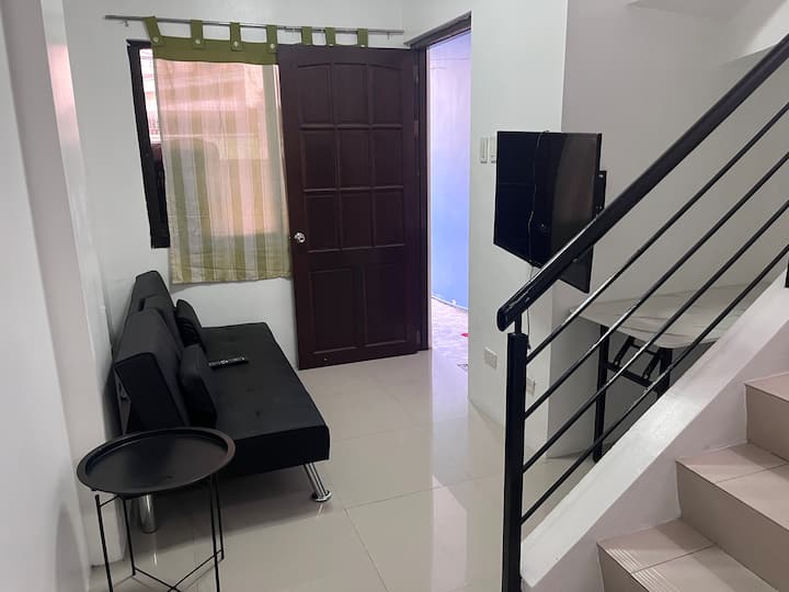 16pax+ 4br Ac Living Room/ Kitchen Near Airport - Manila