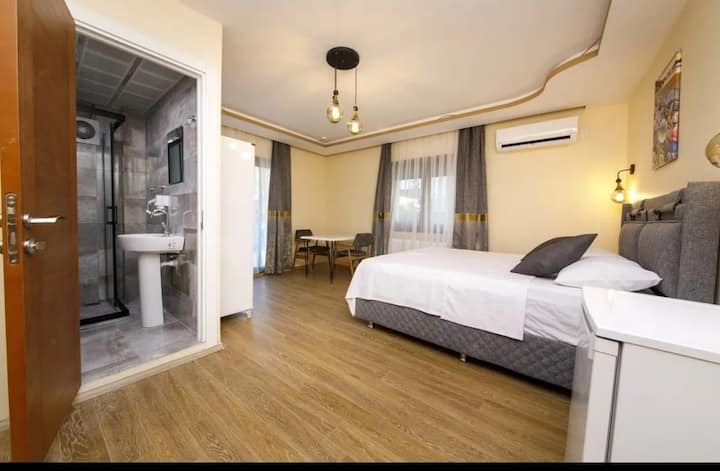 8+1 Villa Urla İSkele'de - Urla