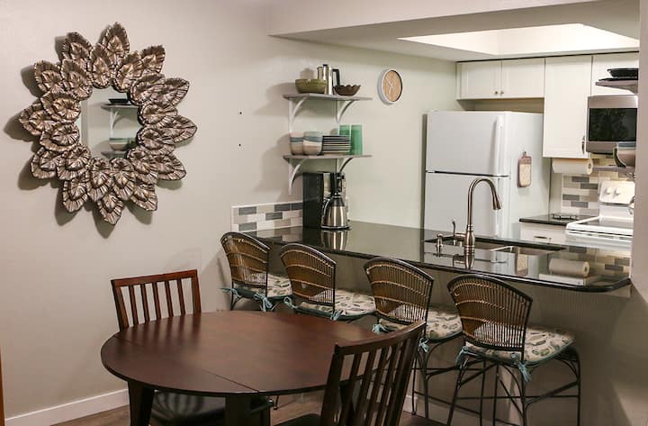 Beautiful Condo With Scenic View - Aurora, CO