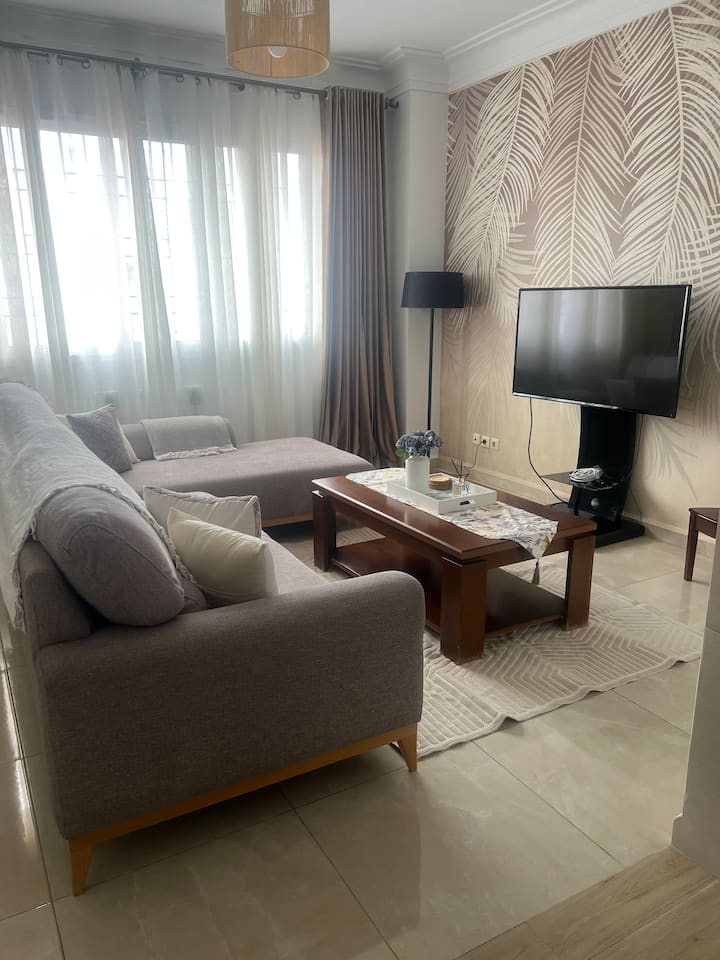 Appartement Chaleureux A Hydra - Algiers