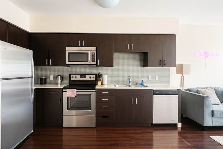 La Vibe 1br | 2 Pools, Parking + Prime Location - Fairfax - Los Angeles