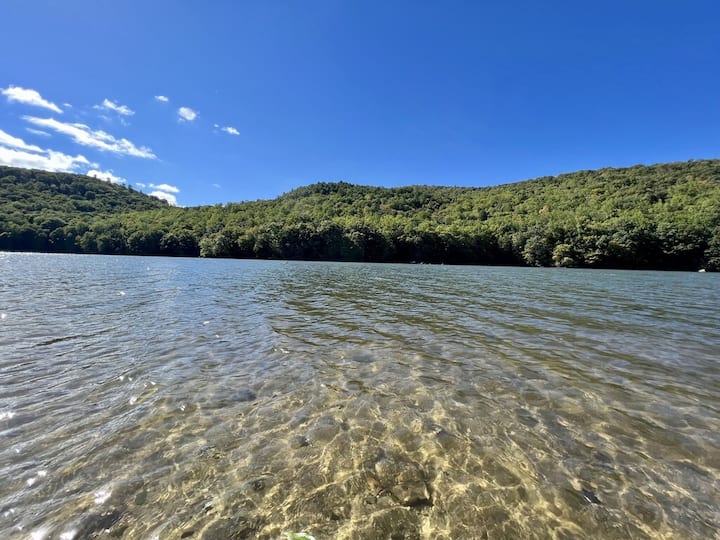 Squantz Pond Cottage Oasis - Squantz Pond, CT