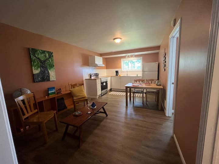 Apartment In Emeryville, On - Lakeshore