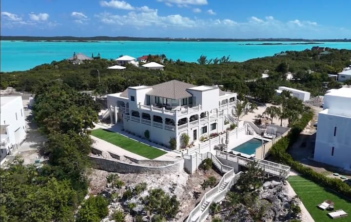 Oceanfront 5br Villa Dock, Pool, Paddle-boards - Turks and Caicos Islands