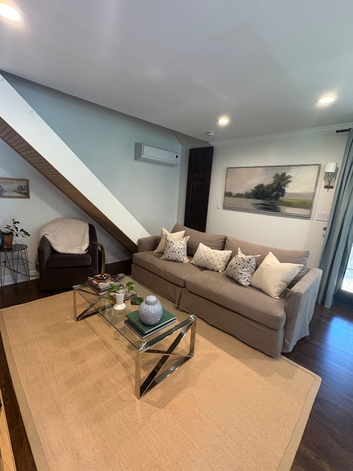Green Cottage Guest House -For A Limited Time - Sunken Meadow State Park, Kings Park