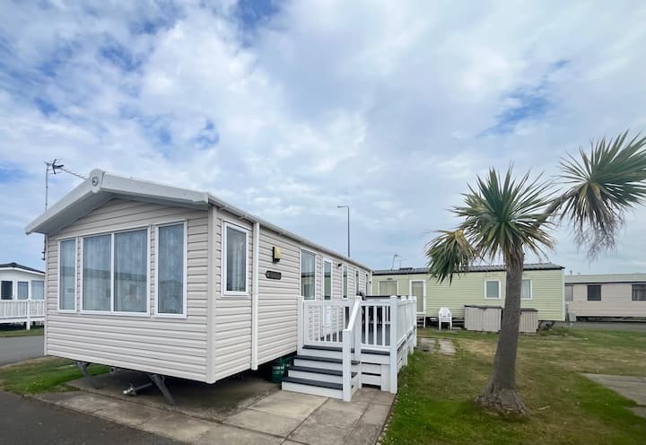 Caravan Las Palmeras. No Pets - Rhyl